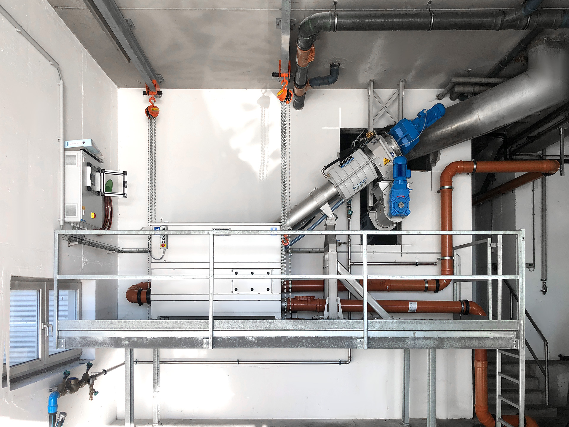 HUBER Micro Strainer ROTAMAT® Ro9 for livestock wagon wash at the Maier ...