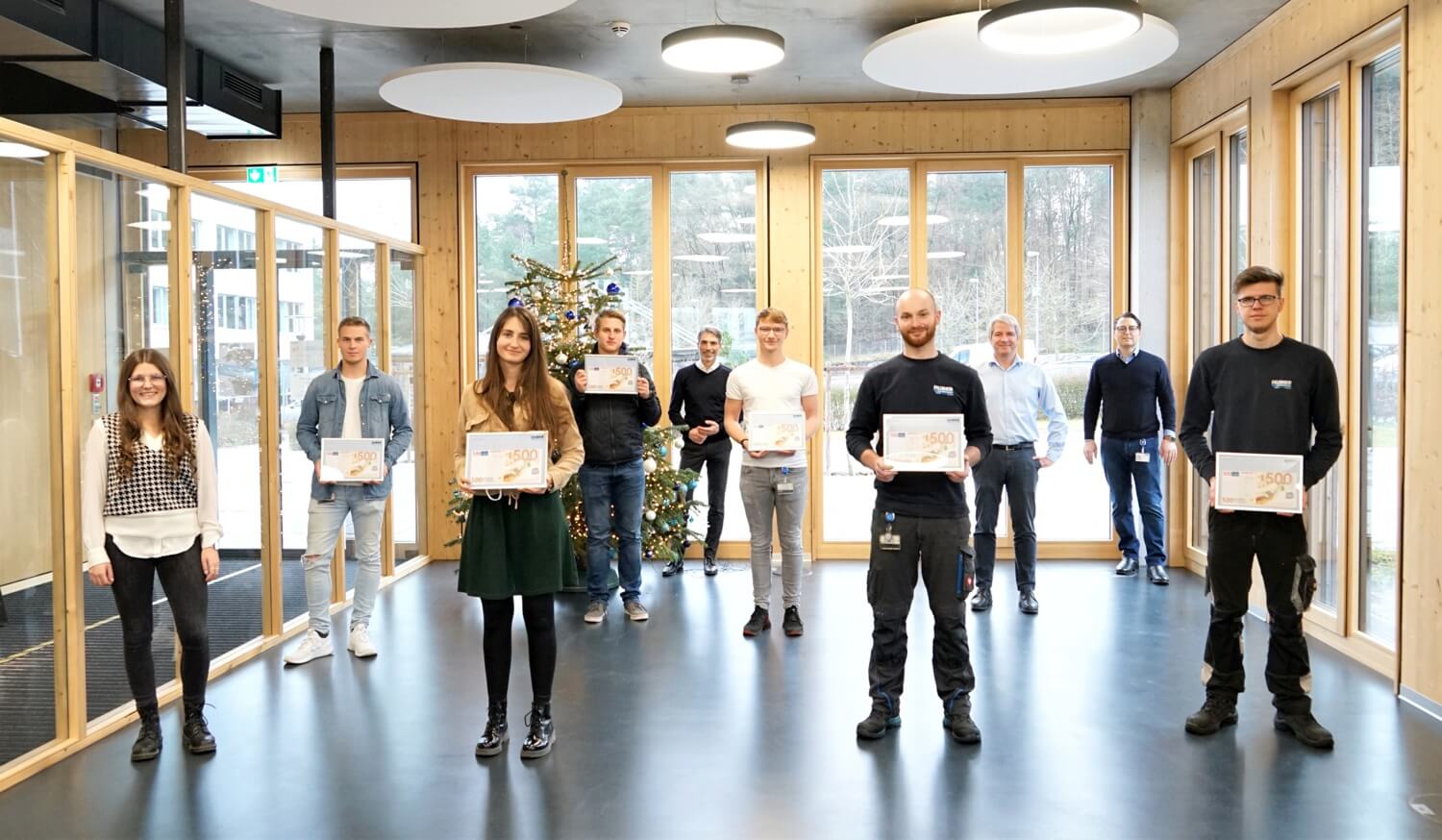 Mädchen erkunden typische HUBER-Männerberufe am Girls`Day | HUBER ...