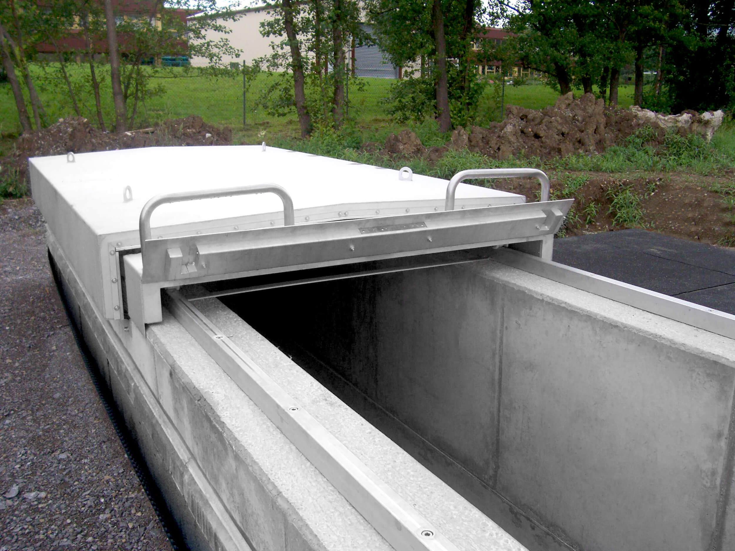 Sliding Hatch Cover SD12 | HUBER Technology