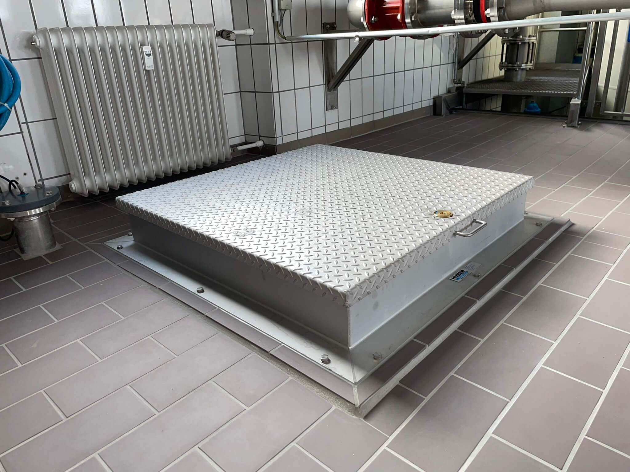 Manhole Cover SD50, weather-proof, rectangular type | HUBER Technology