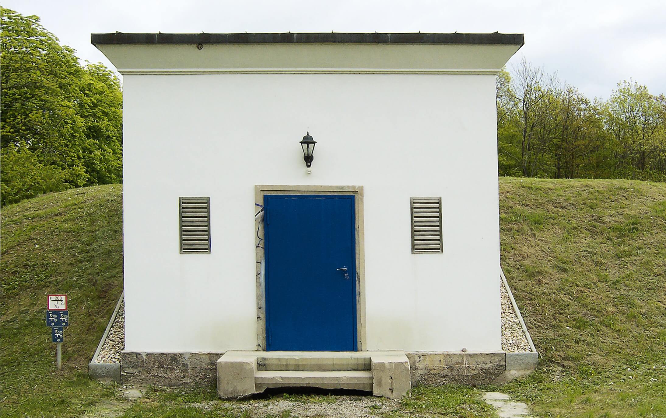 Rigid Security Ventilating Louvre for external face of the wall TT2.JW ...